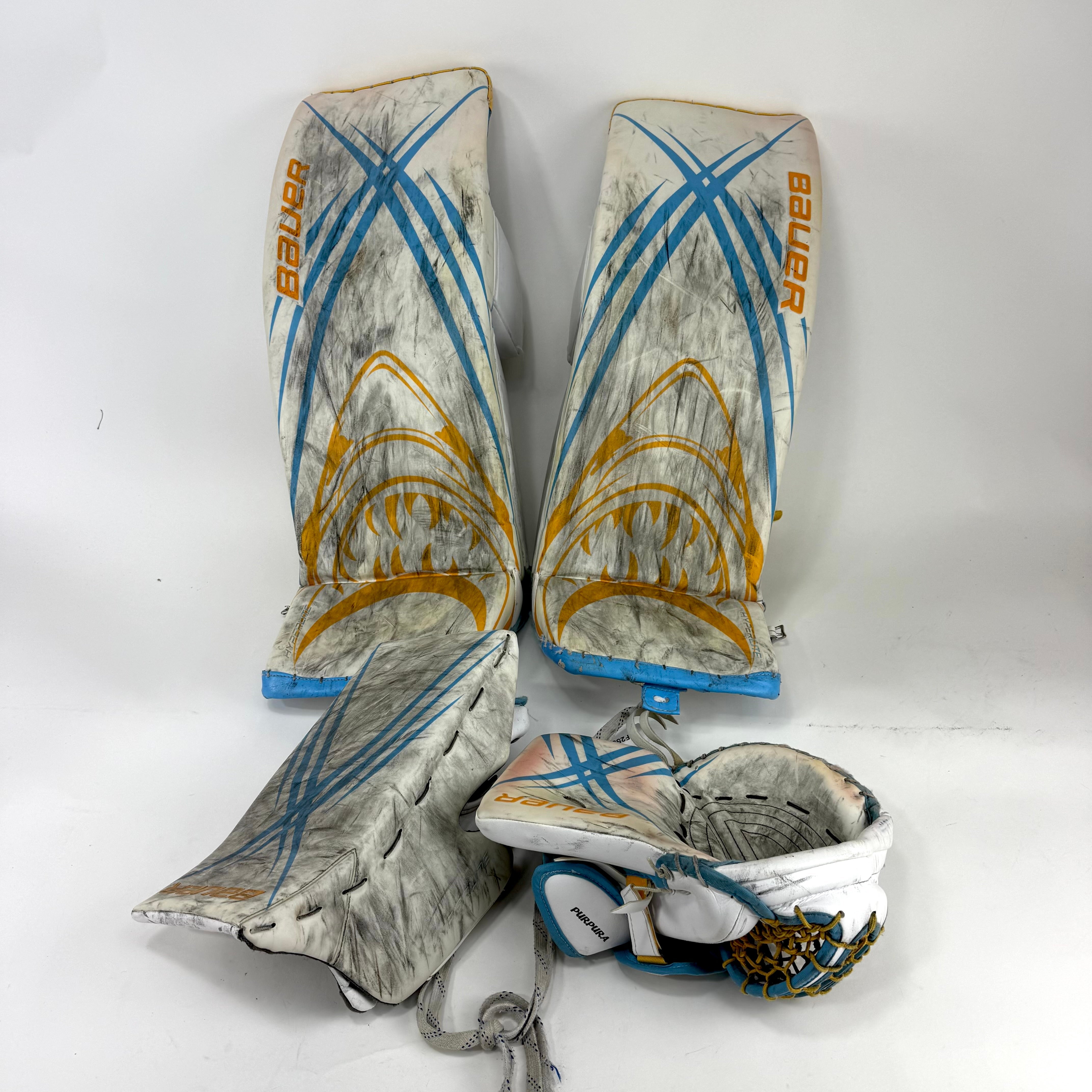 Used White/yellow/blue Bauer Vapor Hyperlite Full Right Goalie Set | 37 ...