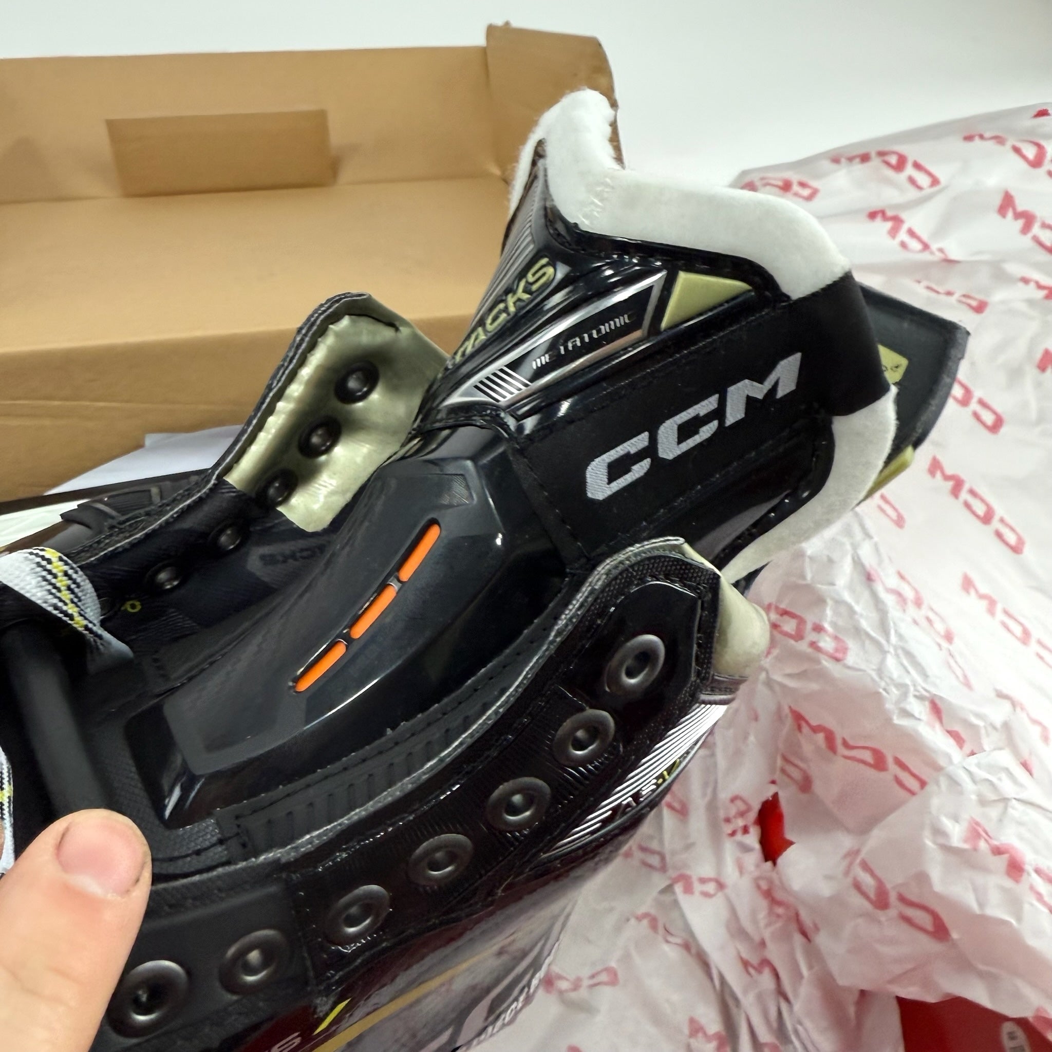 New CCM Tacks ASV Pro Skates | Intermediate 6.5 Wide | F432 | Top ...
